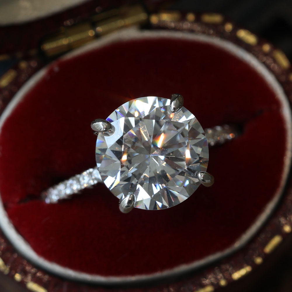 Round Cut Engagement Ring - CASA LARO