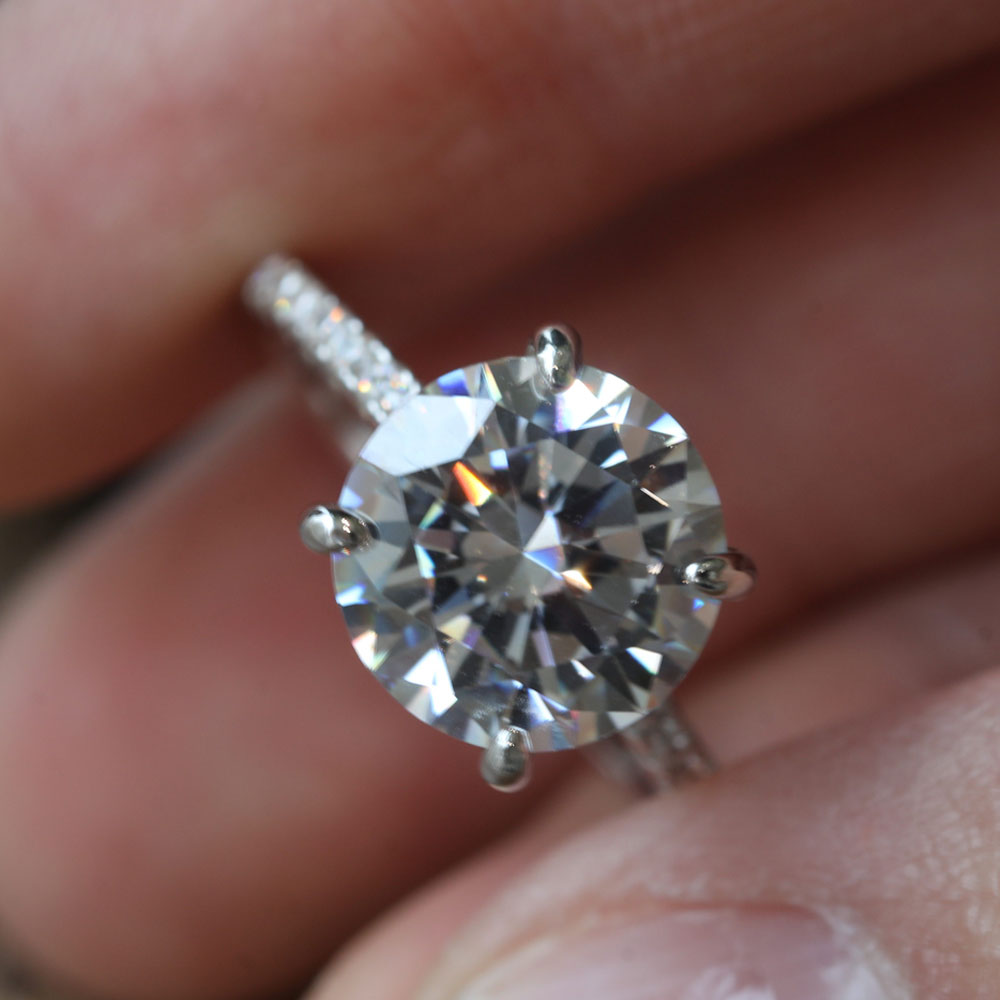 Round Cut Engagement Ring - CASA LARO
